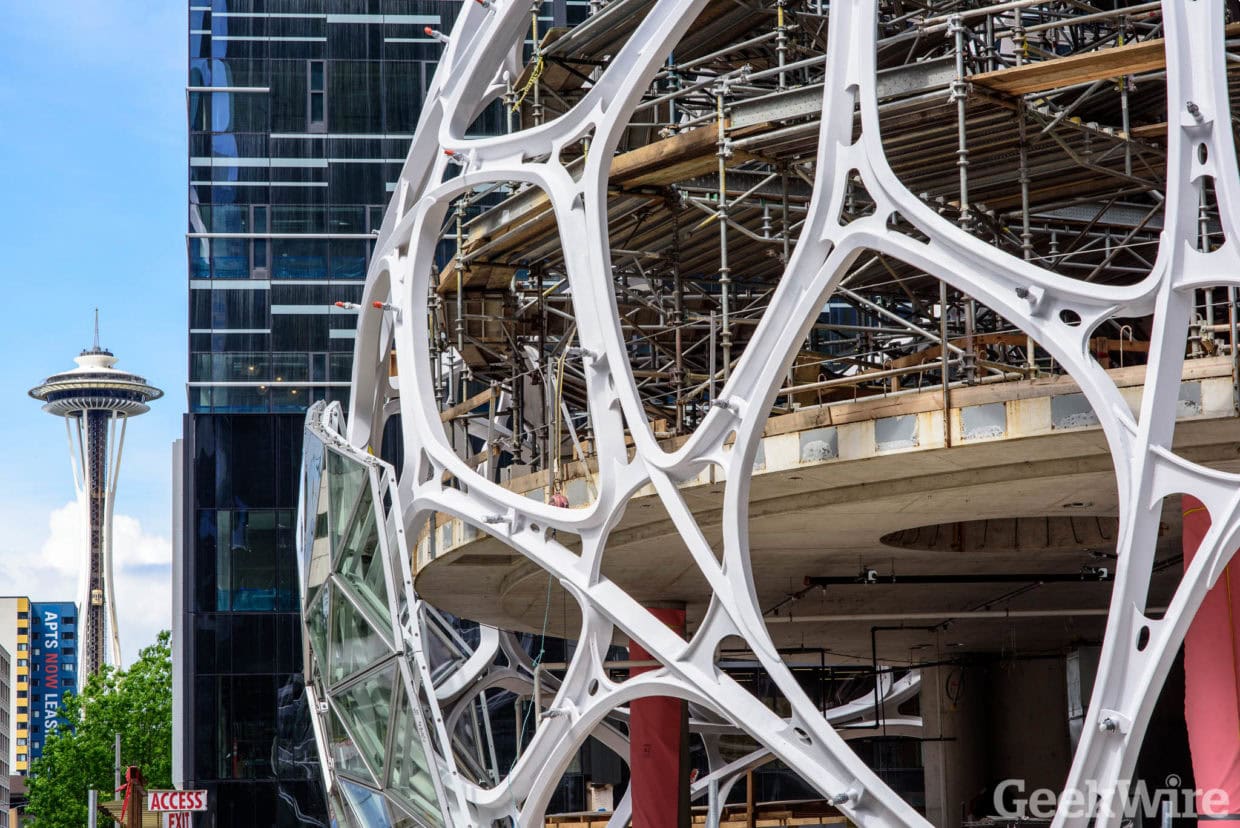 Amazon’s Giant Seattle Biospheres Come Into Focus with Installation of ...